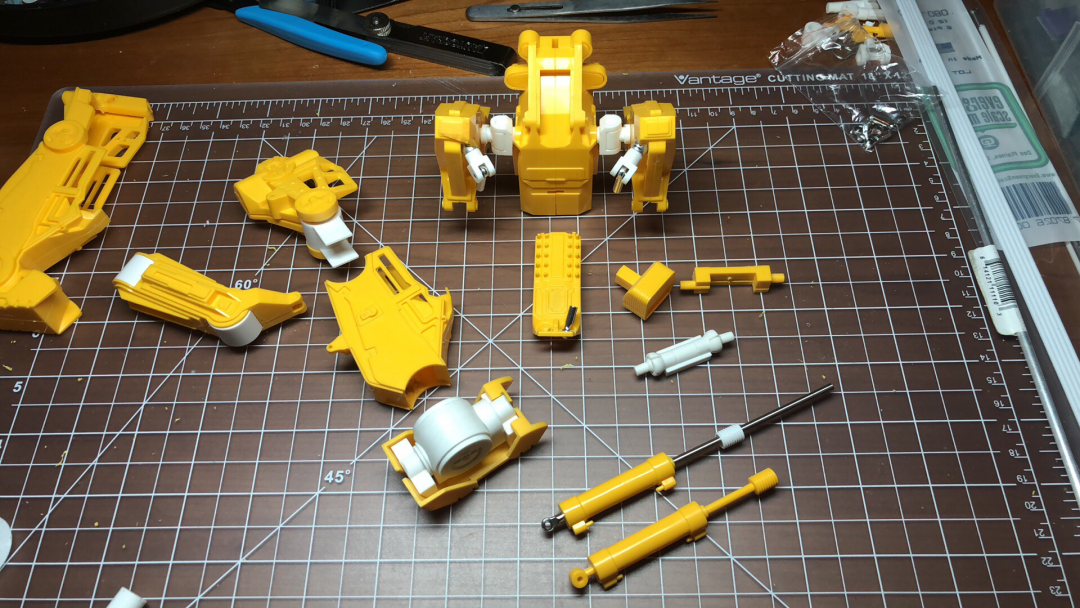 Power Loader: surgery begins - SciFi Modelmaker